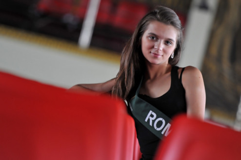 Gương mặt trẻ thơ nhất Miss Earth « Tin Đa Chiều